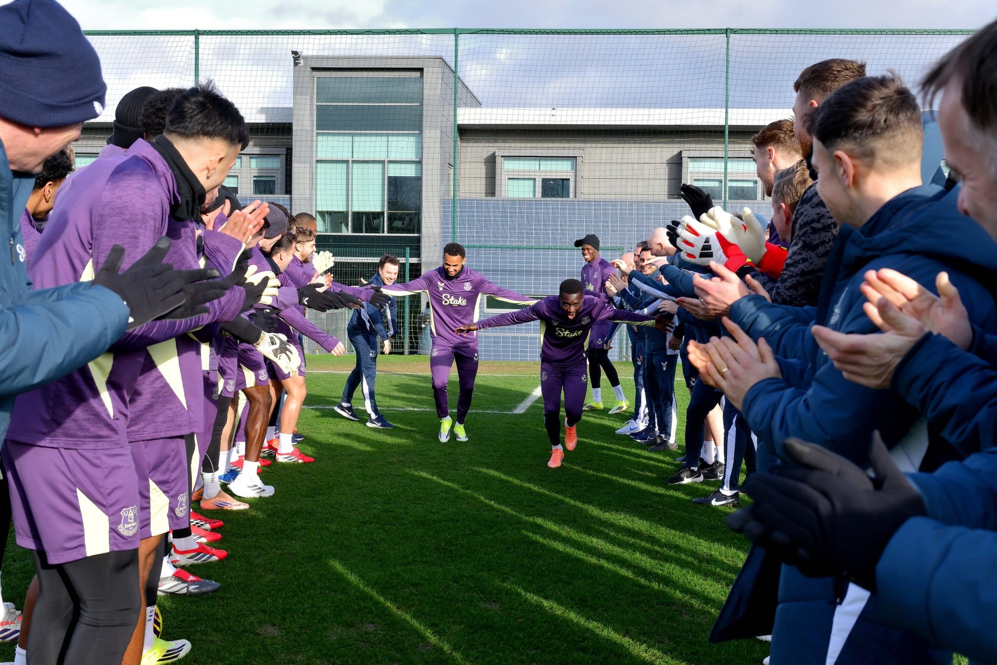 Idrissa Gueye et Iliman Ndiaye reçus en héros à Everton | Benin Web TV