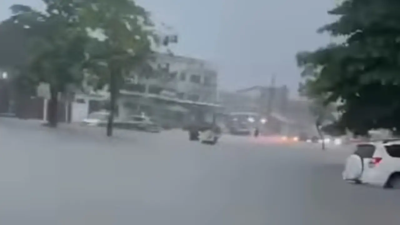Fortes pluies à Cotonou : le maire Luc Gnacadja réagit face aux routes ...